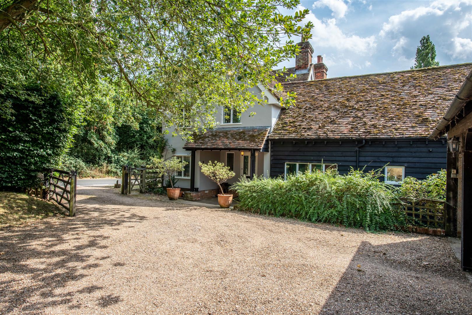 Rural and Village Estate Agents in the UK | Buy and Sell City ...
